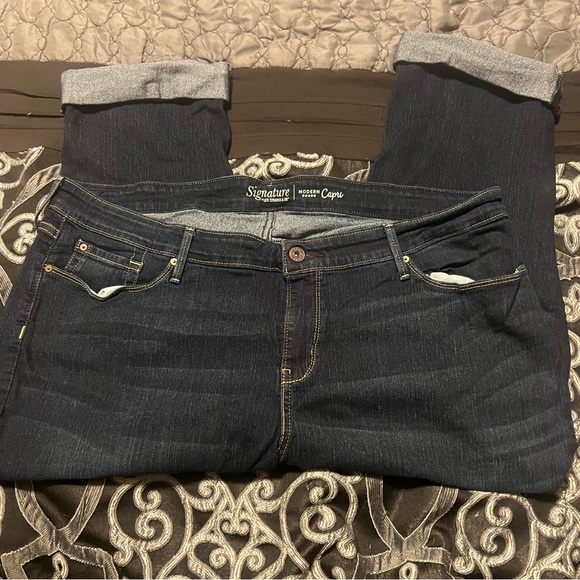 Signature | Jeans | Signature Womens Deep Indigo Cropped Jeans | Poshmark